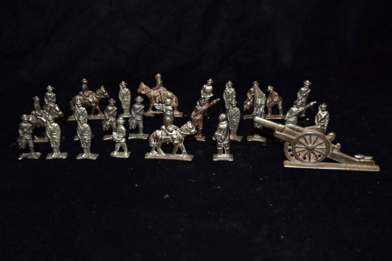 26 Piece Steel Flat Unpainted Civil War Soldiers And
