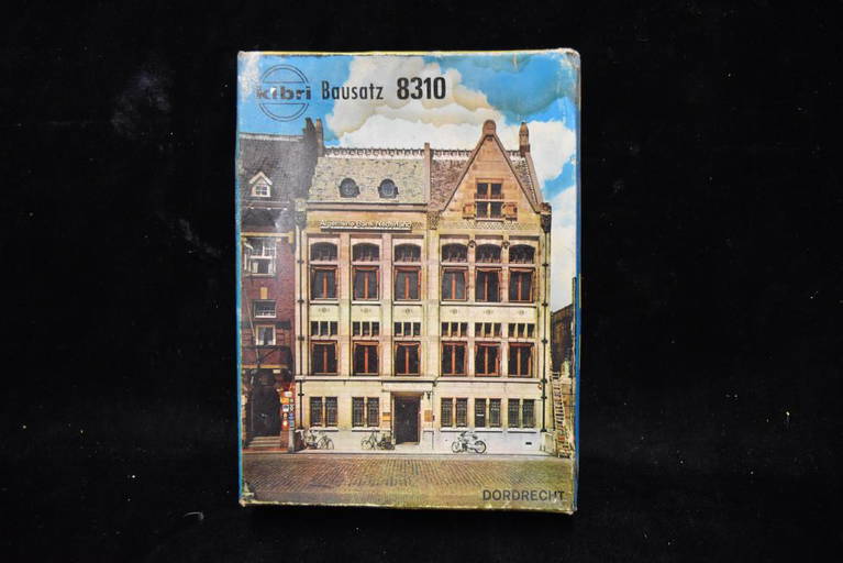 Kibri Bausatz 8310 Bank Building Plastic Model Kit West