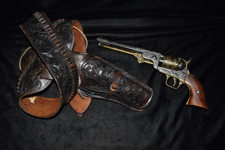 Vintage Hollywood Movie Prop Heavily Engraved Revolver - Jan 12, 2020 ...