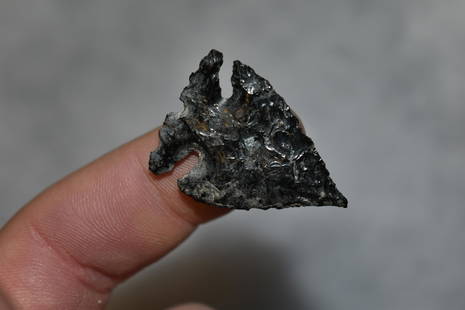1 1/4" Obsidian Elko Split Stem Point, Lake Co, Oregon,