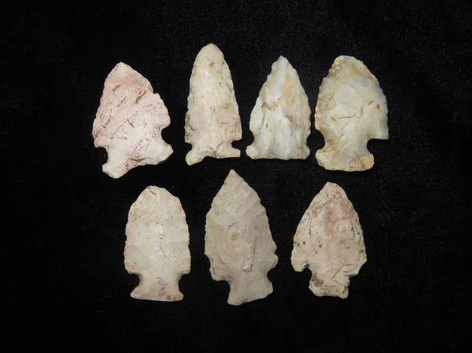 7 Arrowheads Including Fine Tablerock And Robinson Points, Ex Fugate ...