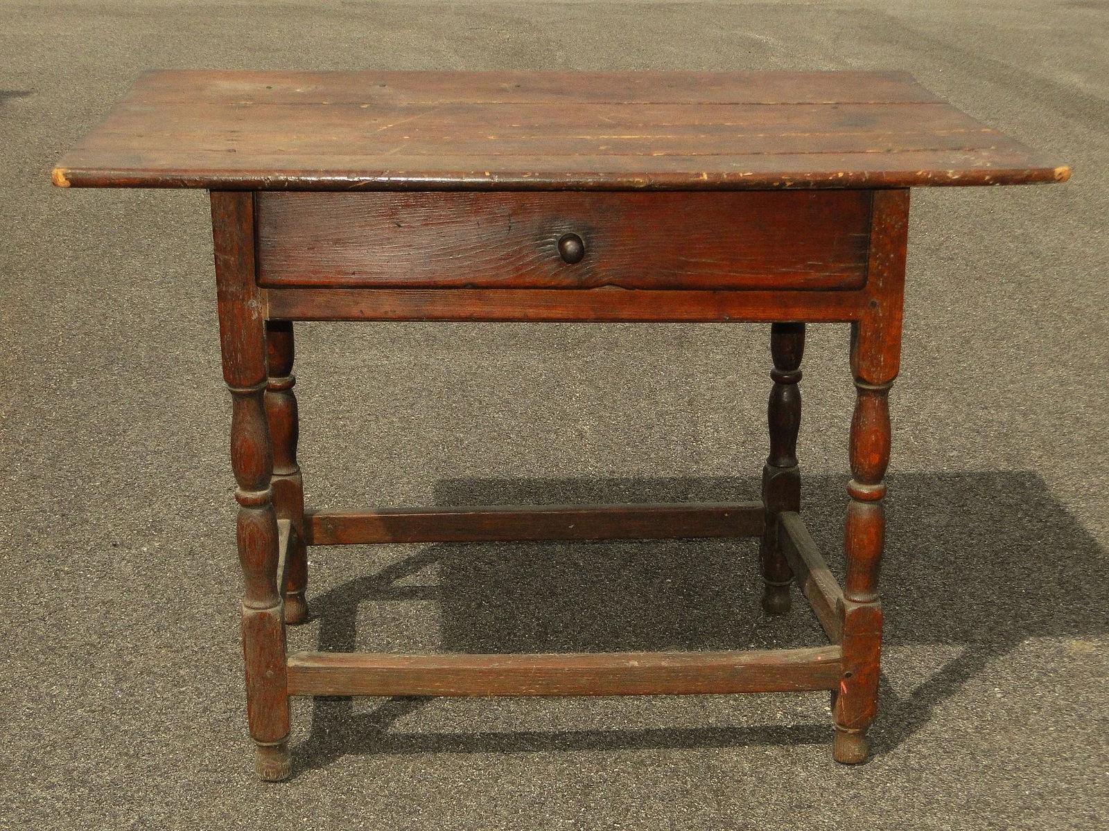 Massachusetts Pilgrim Century Tavern Table