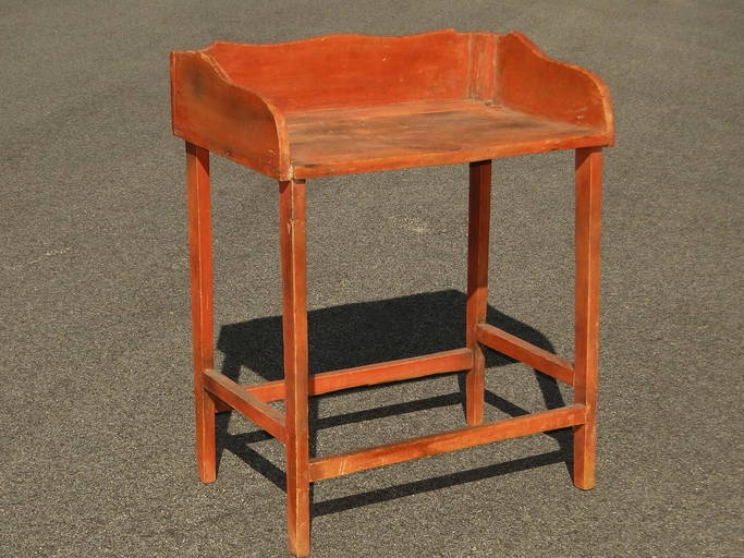 EARLY PRIMITIVE RED SORTING TABLE (#0067) on Aug 13, 2022 | D.L ...