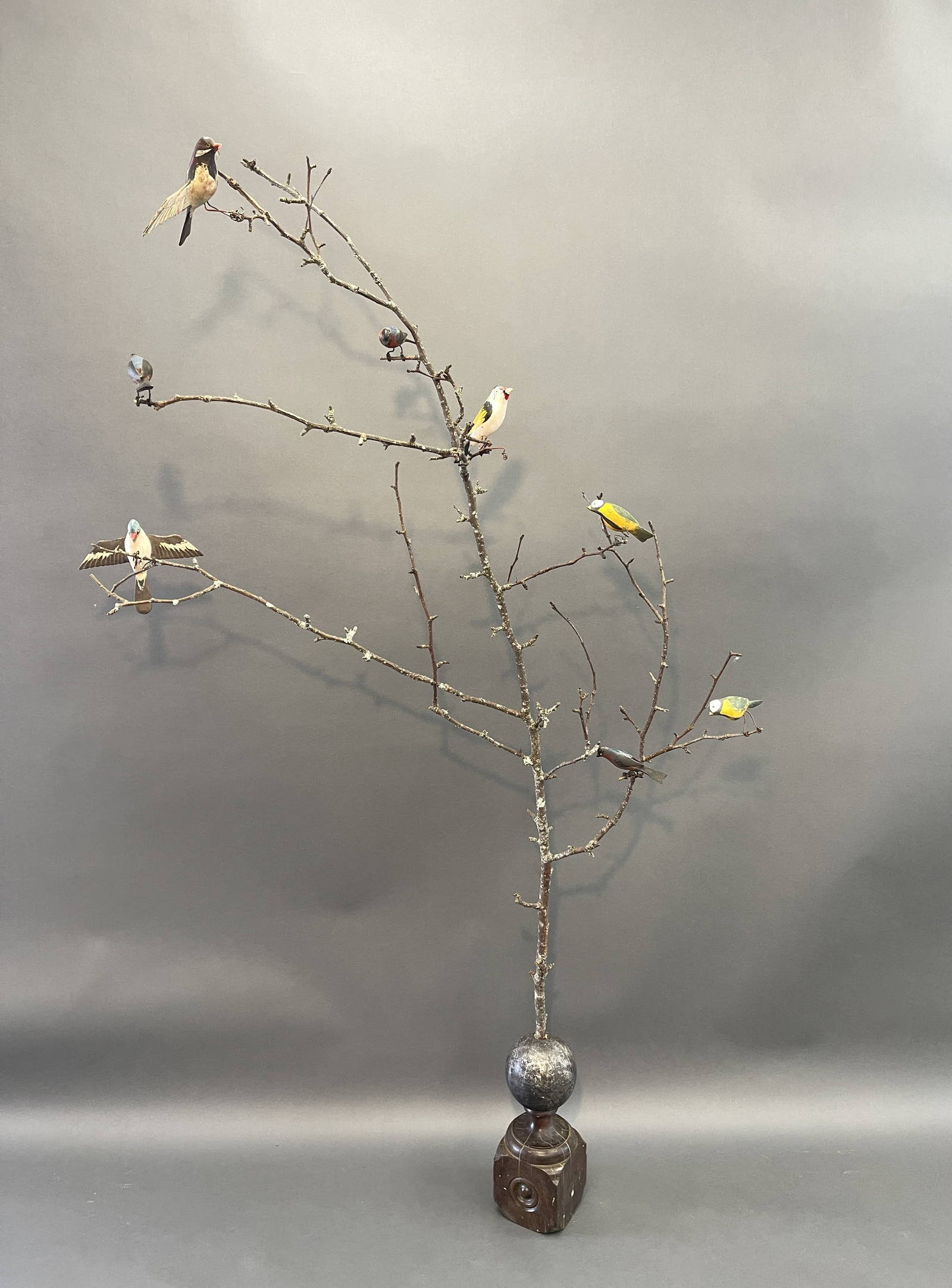 5' Tall Bird Tree W/ 8 Carved Wooden Polychromed Birds Auction