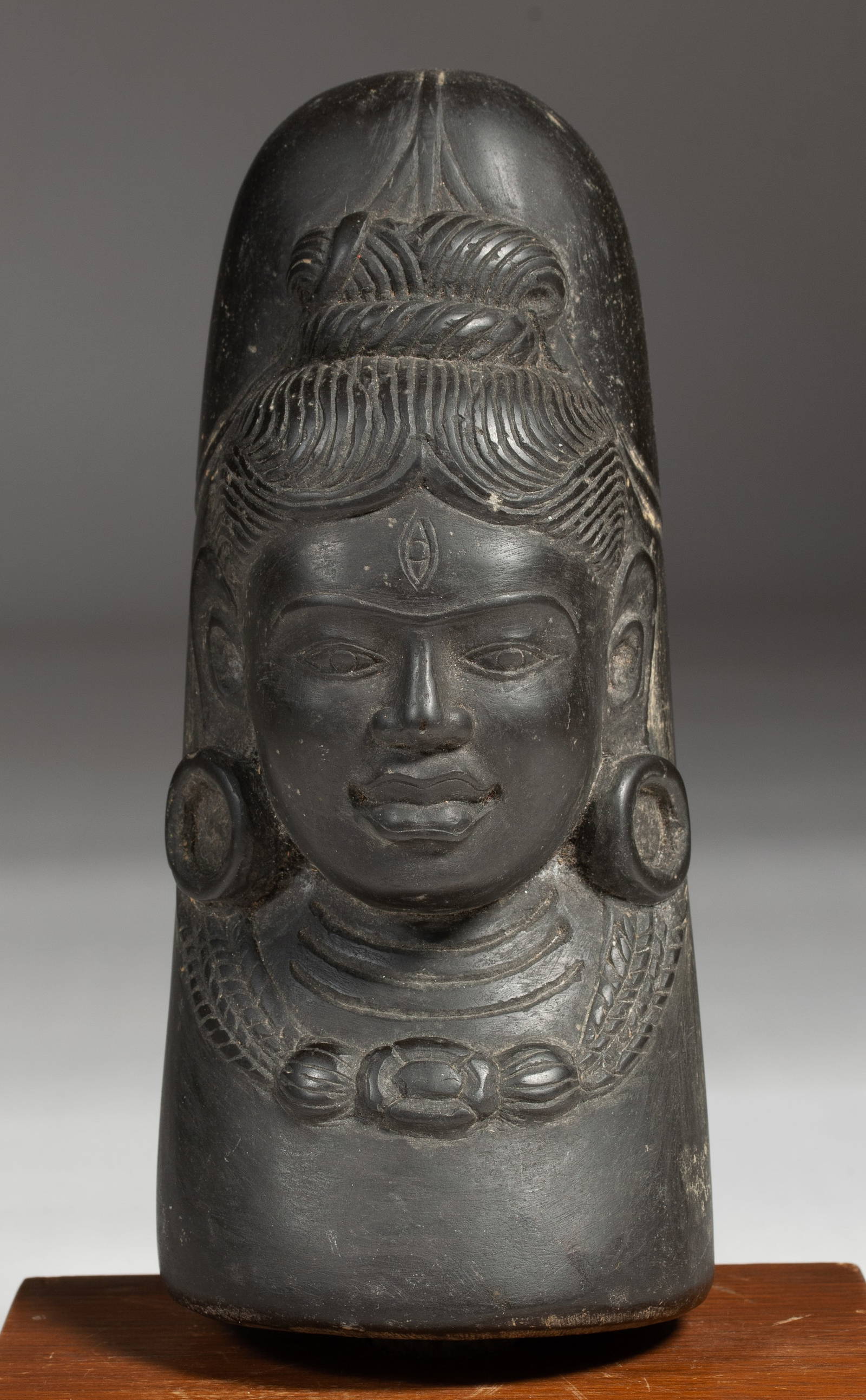 Carved Stone Linga With Face Of Shiva - India Auction