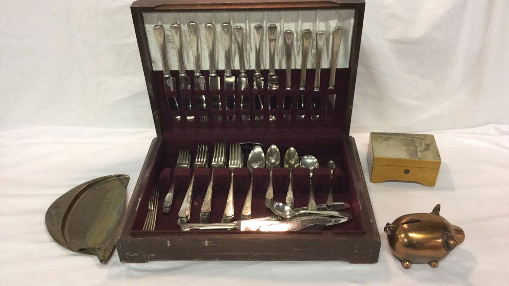 Silver Plated Silverware Set By Good Housekeeping