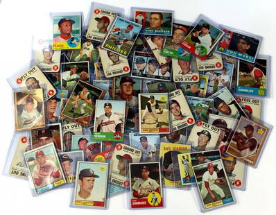 Big Lot Of Vintage And Modern Baseball Cards