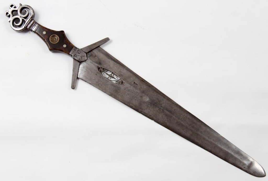 RARE 16TH C. STYLE ITALIAN CINQUEDEA SHORT SWORD