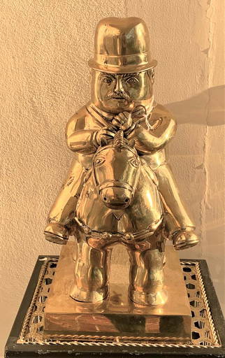 Fernando Botero. Bronze With Brass Finish Sculpture.