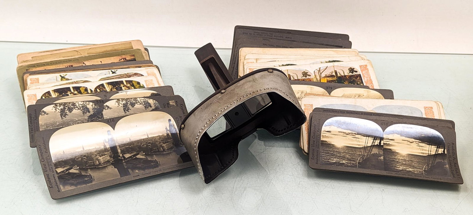 Stereoscope Viewer With Antique Photo Slides