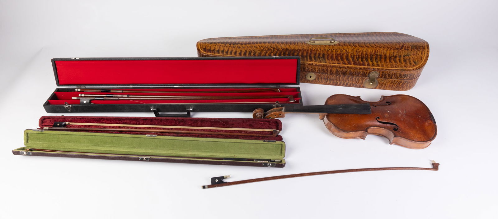 Antique Violin Case And Assorted Violin Bows With Cases Auction