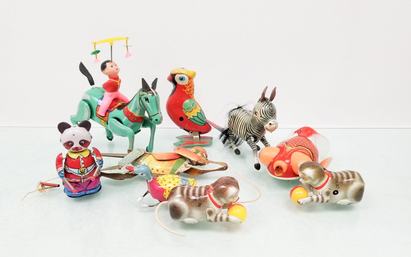 Two Vintage Wind Up Tin Toys Auction