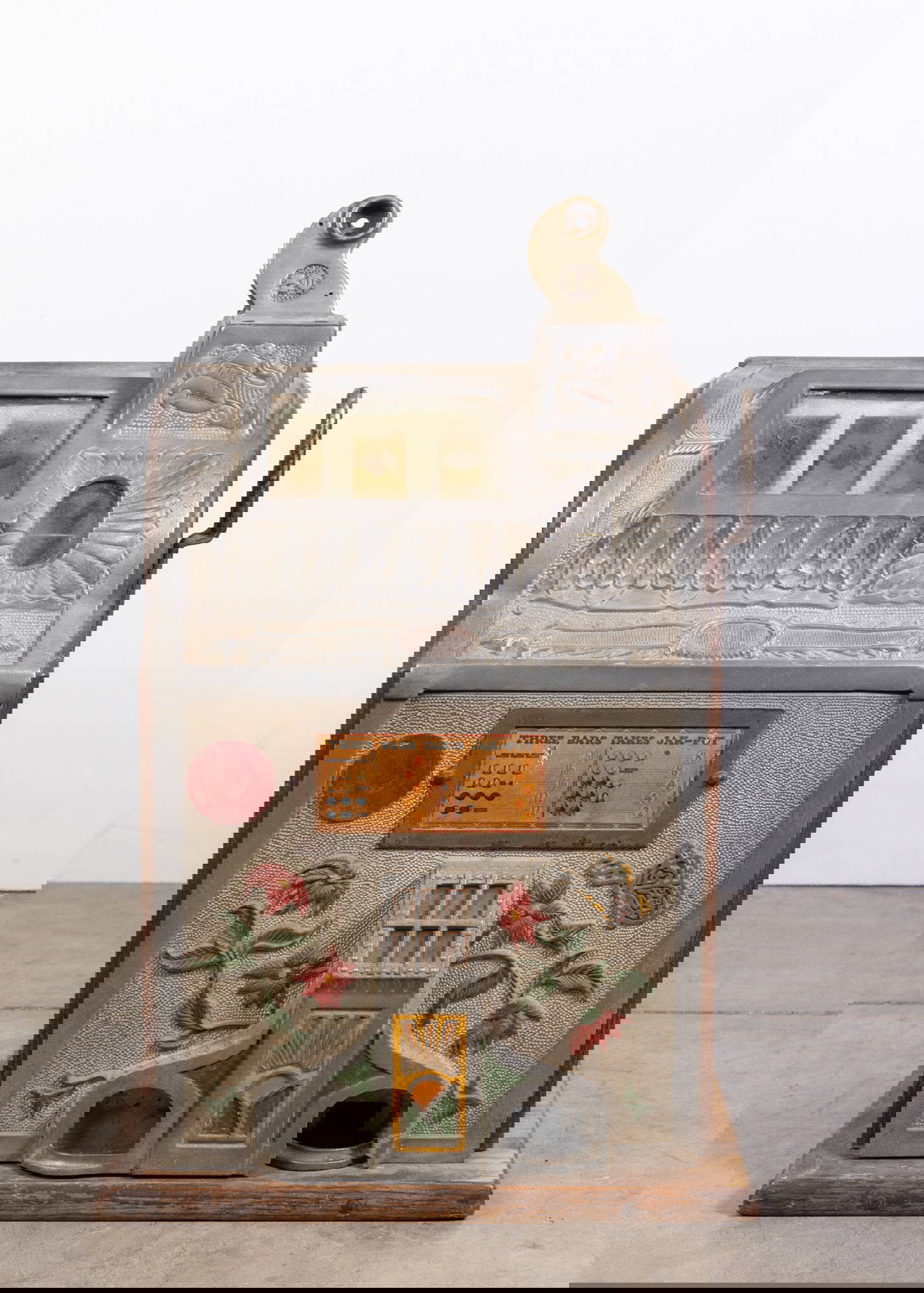 Mills 5 Cent Poinsettia Antique Slot Machine Auction