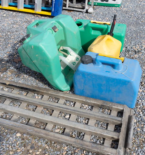 Three Wash Stations, Gas Container, And Steel Ramp