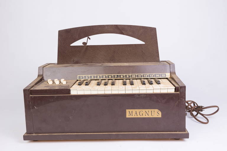 Magnus Electric Chord Organ