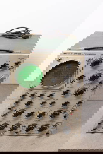 Vintage 1950s Tektronix 524d Cathode Ray Oscilloscope