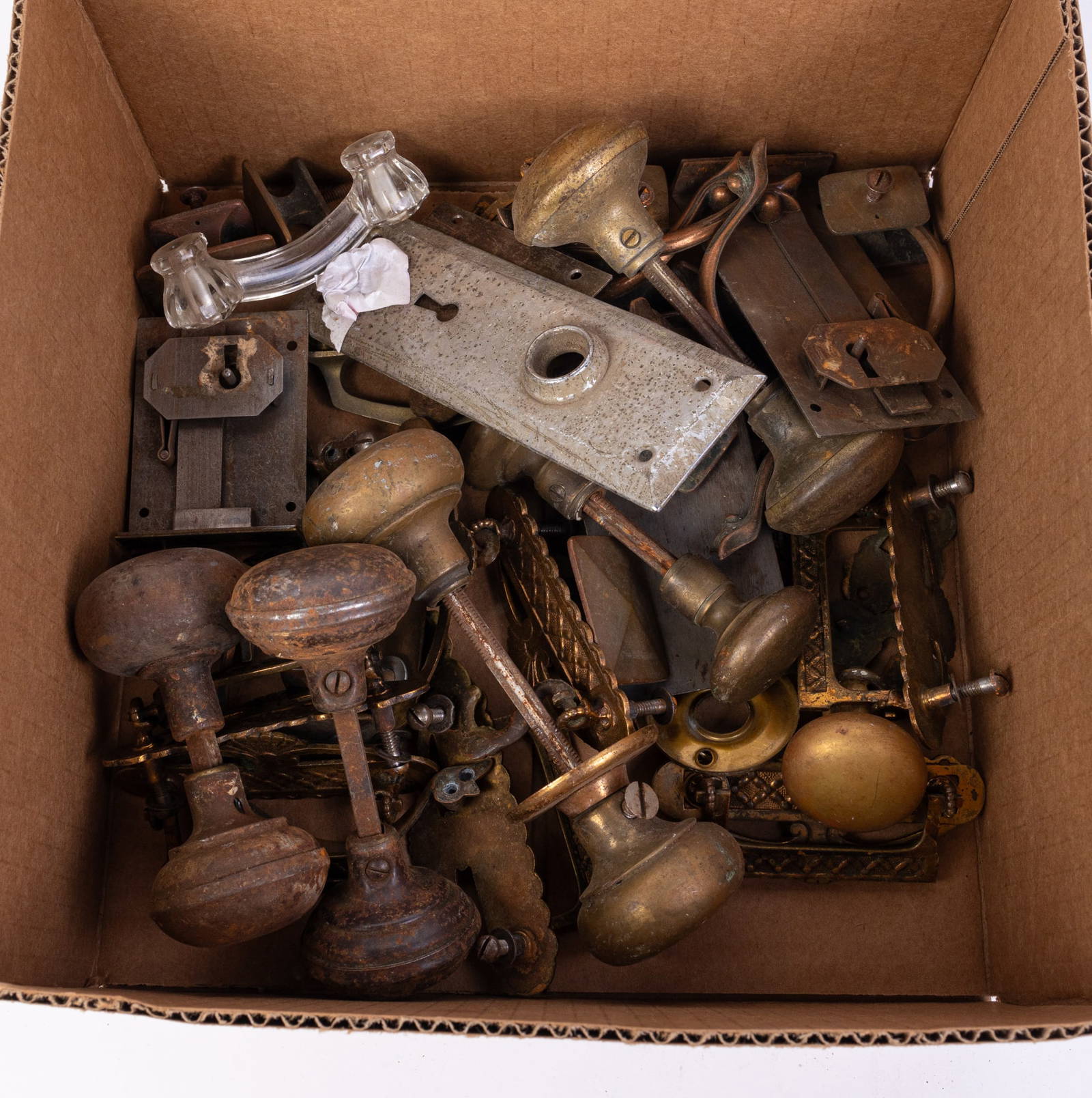 Assorted Vintage Hardware Auction