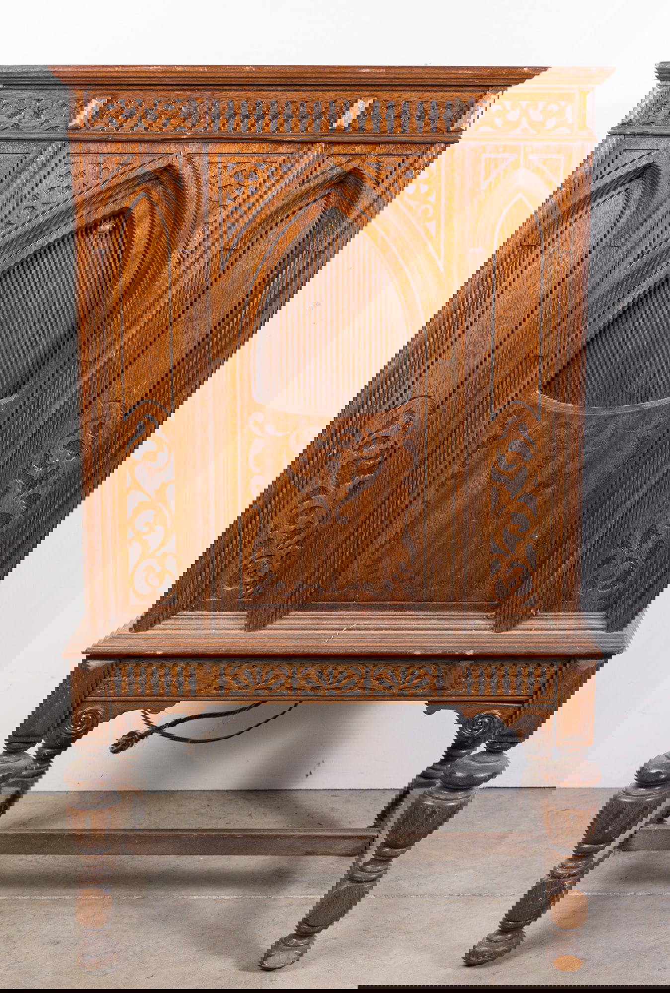 Antique Gothic Cathedral General Motors Tube Radio Console Auction