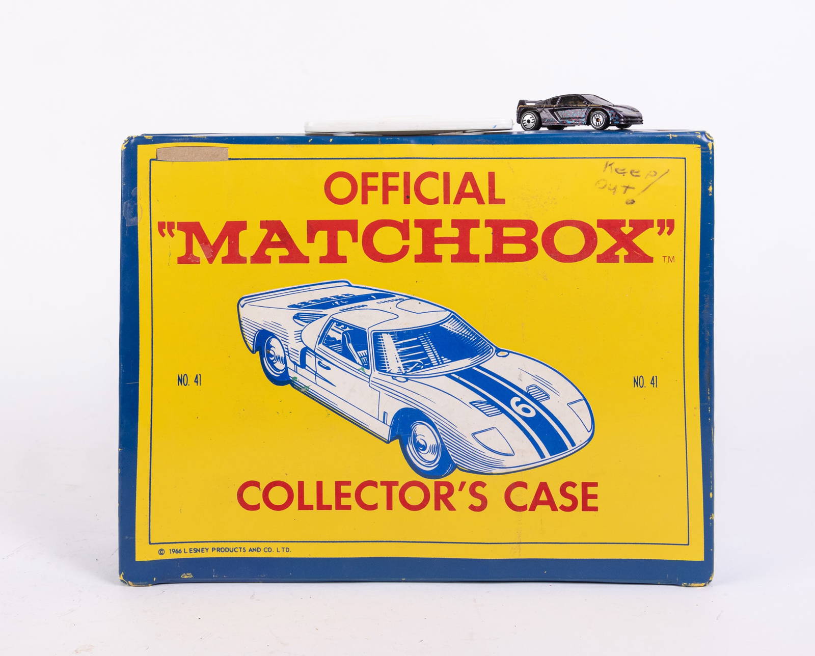 60's Matchbox Collectors Case W/ Assorted Cars Auction