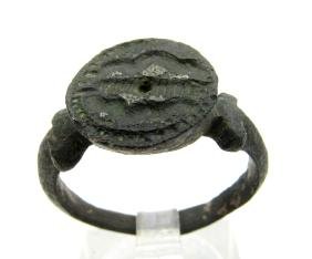 Ancient Roman Seal Ring With 2 Snakes