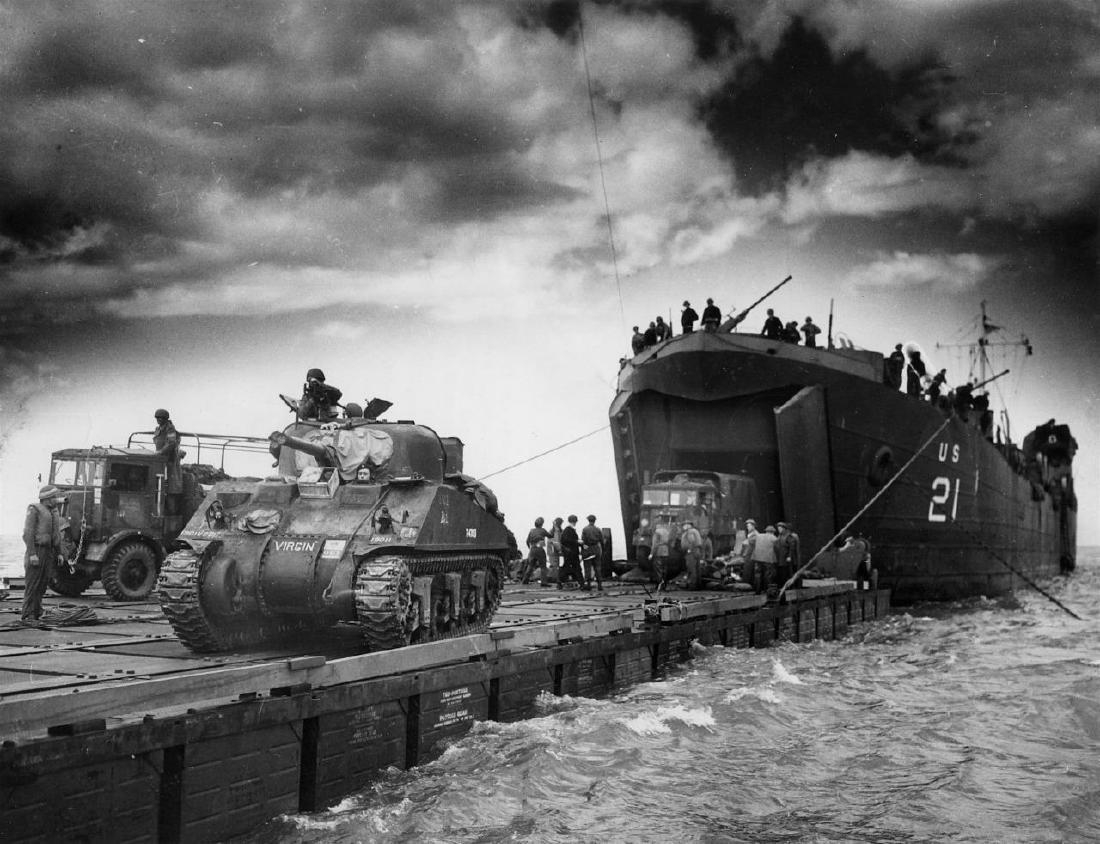 Unloading Tanks Early D-day Vintage Press Photo