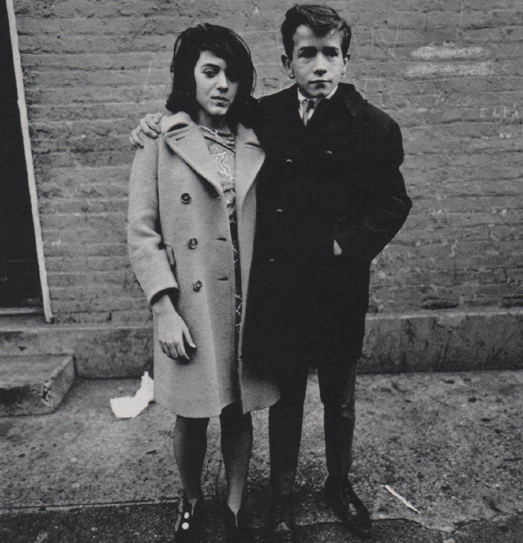 DIANE ARBUS - Young Couple