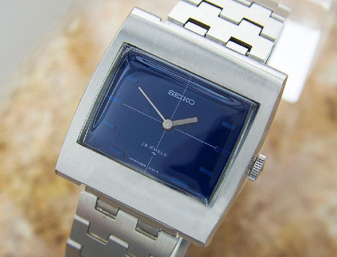 Seiko 2559-3010 Rare Mid Size Vintage Manual 1970s Made