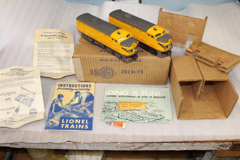 Lionel Postwar 2023 Gray Nose & Side Frames Up Alco's