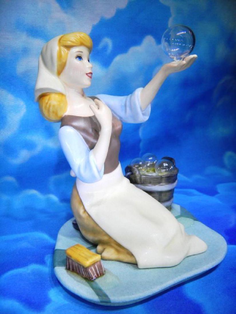 WDCC DISNEY CLASSIC-CINDERELLA-NEW IN BOX-BEST PRICE!
