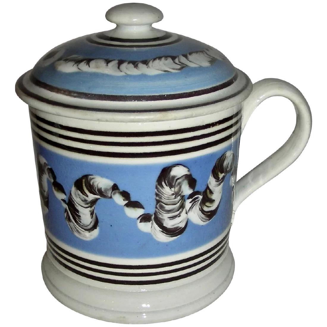 Rare Earthworm Decorated Mocha Ware Covered Porter Mug