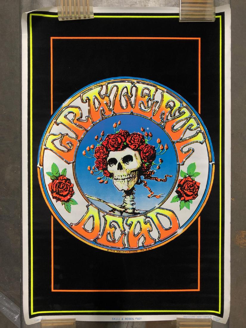 GRATEFUL DEAD SKULL AND ROSES - FLOCKED BLACKLIGHT
