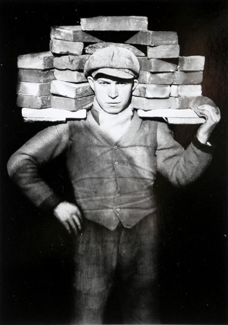 August Sander Bricklayer, 1928