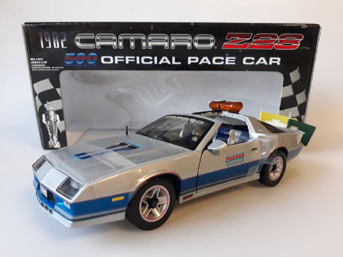 Sunstar 1:18 Chevrolet Camaro Z28 Indianapolis 500