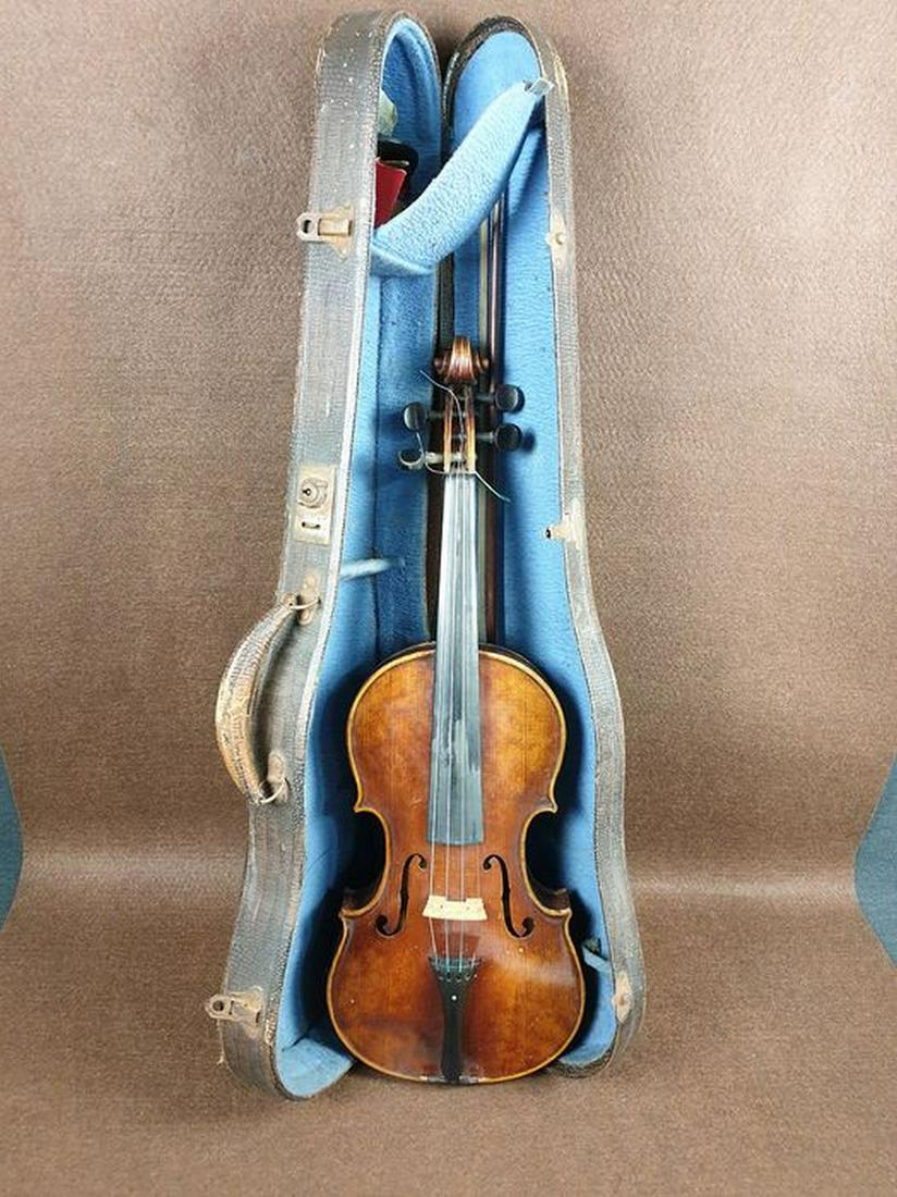 Ancient violin in first patina with bow - Apr 01, 2020 | Jasper52 in NY
