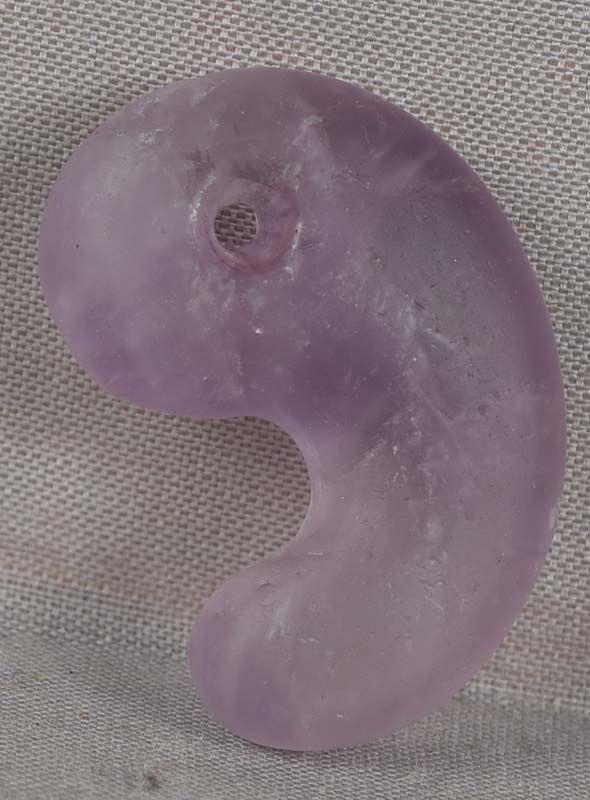 18/19c Japanese Amethyst Magatama Bead