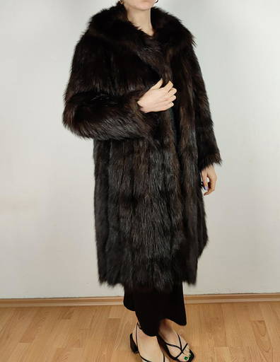 Exclusive European Furs and Reptile Bags Prices - 86 Auction Price ...