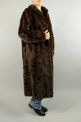 Exclusive European Fur Garments 2022-09-20 Auction - 95 Price Results ...