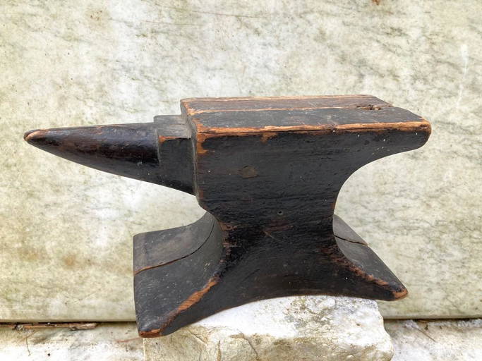 19thc two piece wooden anvil mold (#0440) on Dec 22, 2022 | Jasper52 in NY