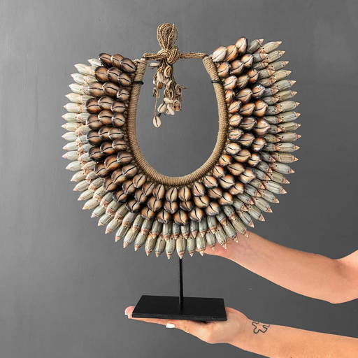 Decorative Shell Necklace on custom stand (#0342) on Dec 28, 2022 ...