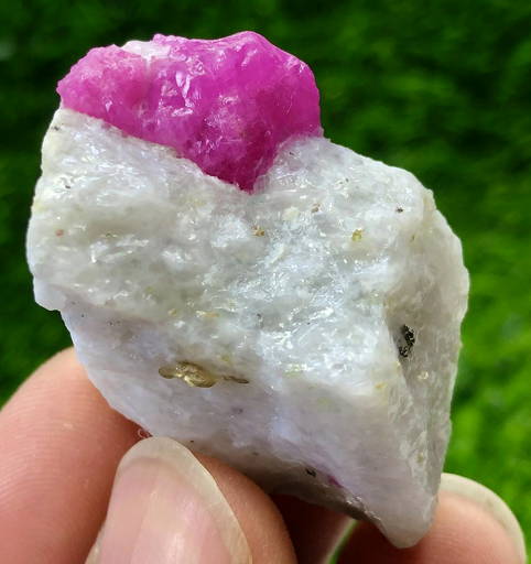 140 Carats Damage Free Deep Red Ruby Corundum Specimen (#0015) on Jan ...