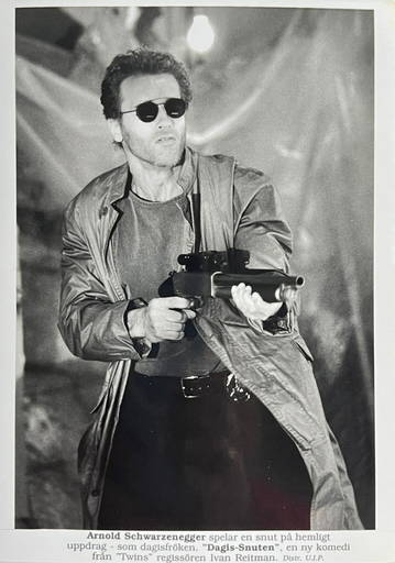 Press Photo Set Of 4 Photos 'kindergarten Cop' "terminator 2" "twins ...