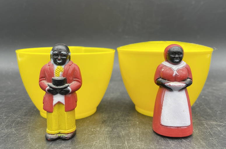 Vintage Yellow Plastic F & F Mold Black Americana Sugar And Creamer