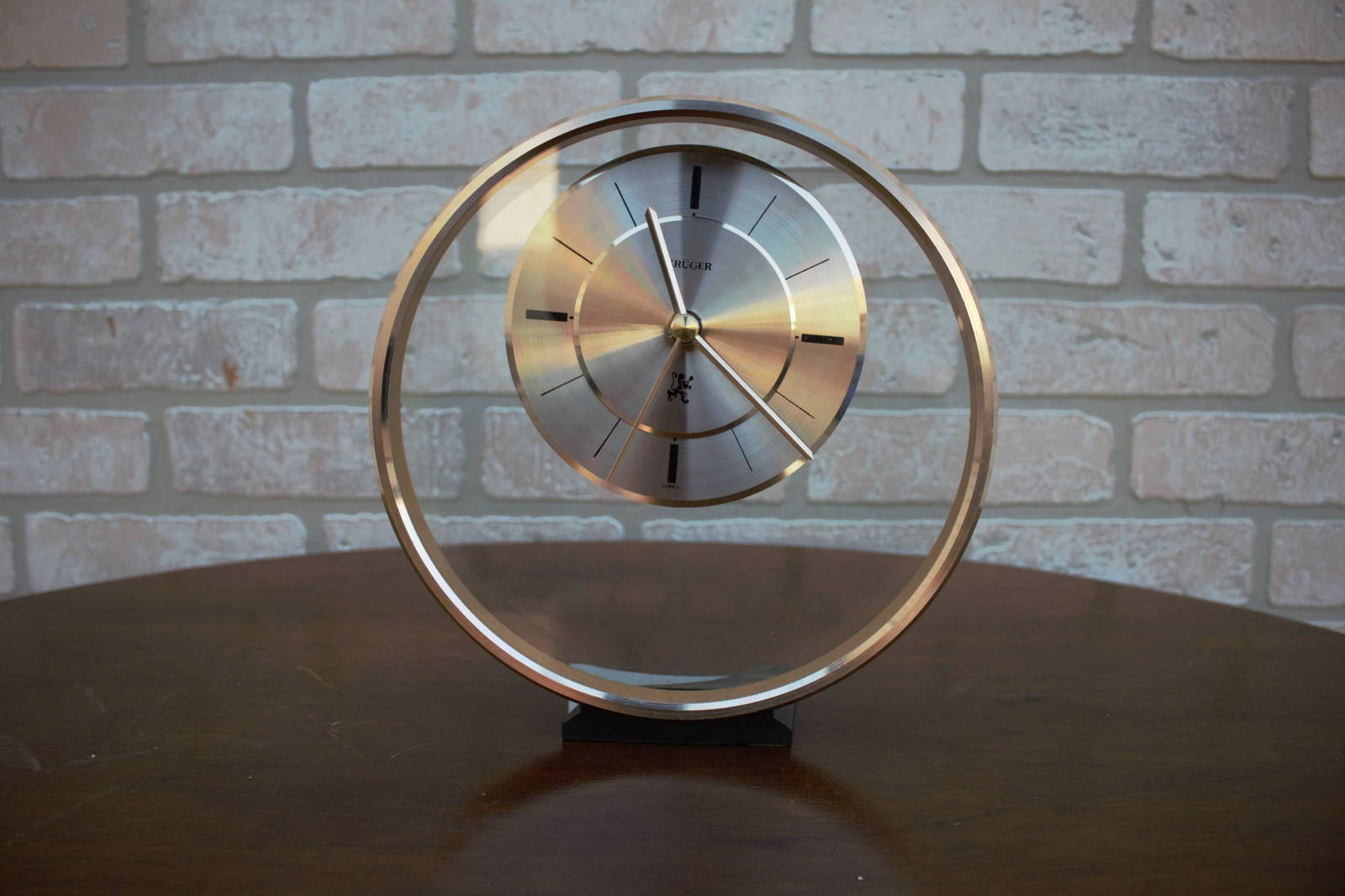 Mid Century Modern Kruger Floating Lucite Gold Round Mantel Clock Auction
