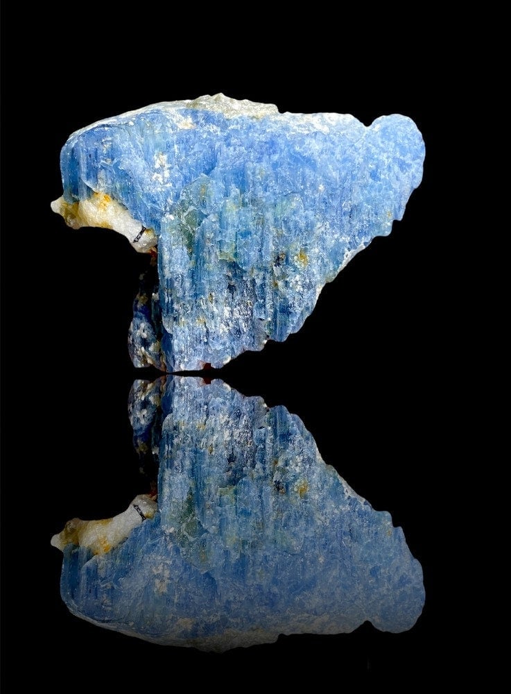 39 Grams Very Beautiful Deep Blue Etched Aqua Beryl Crystal From Skardu ...