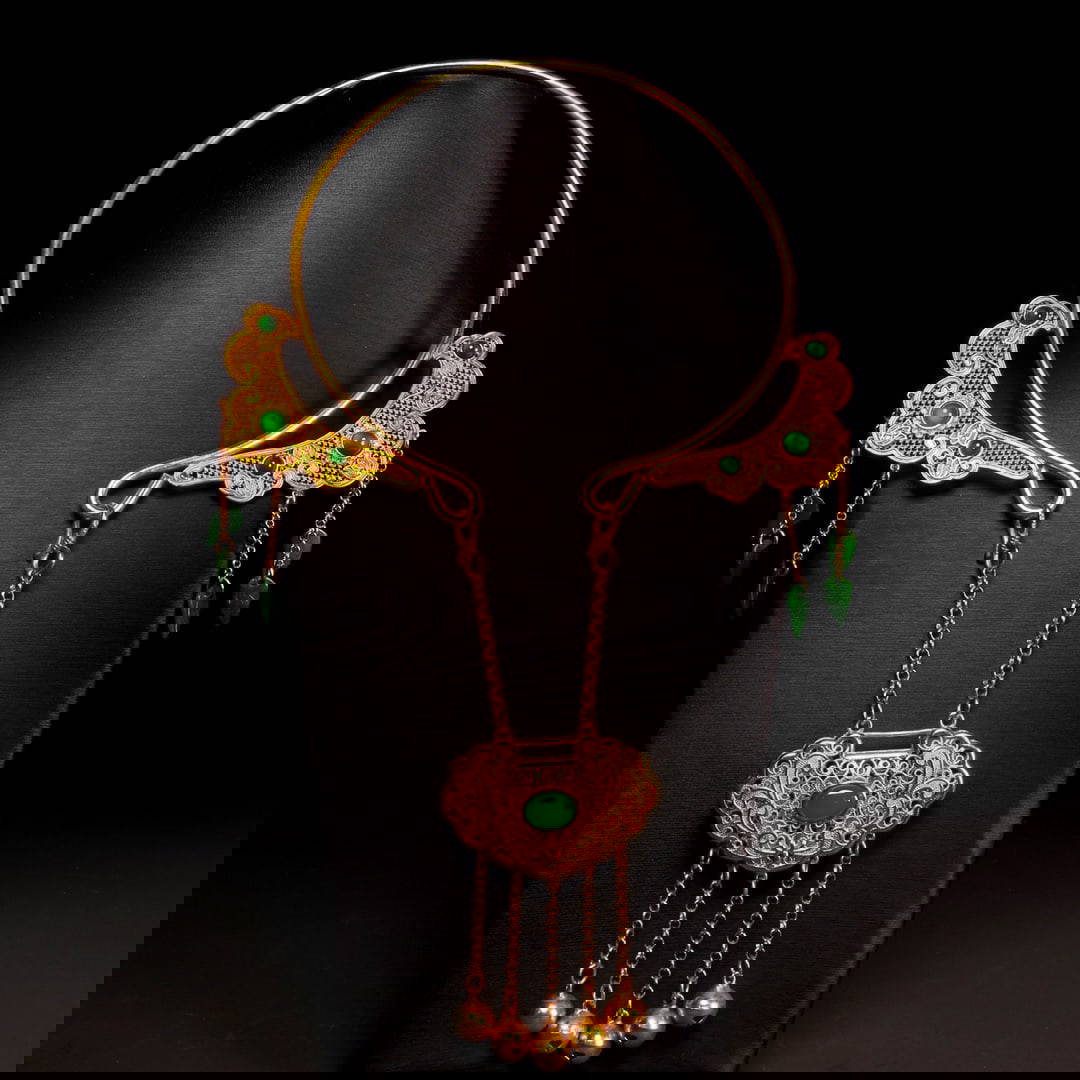 Buy Exquisite Chinese Gold Wire Inlay Green Jade Longevity Lock ...