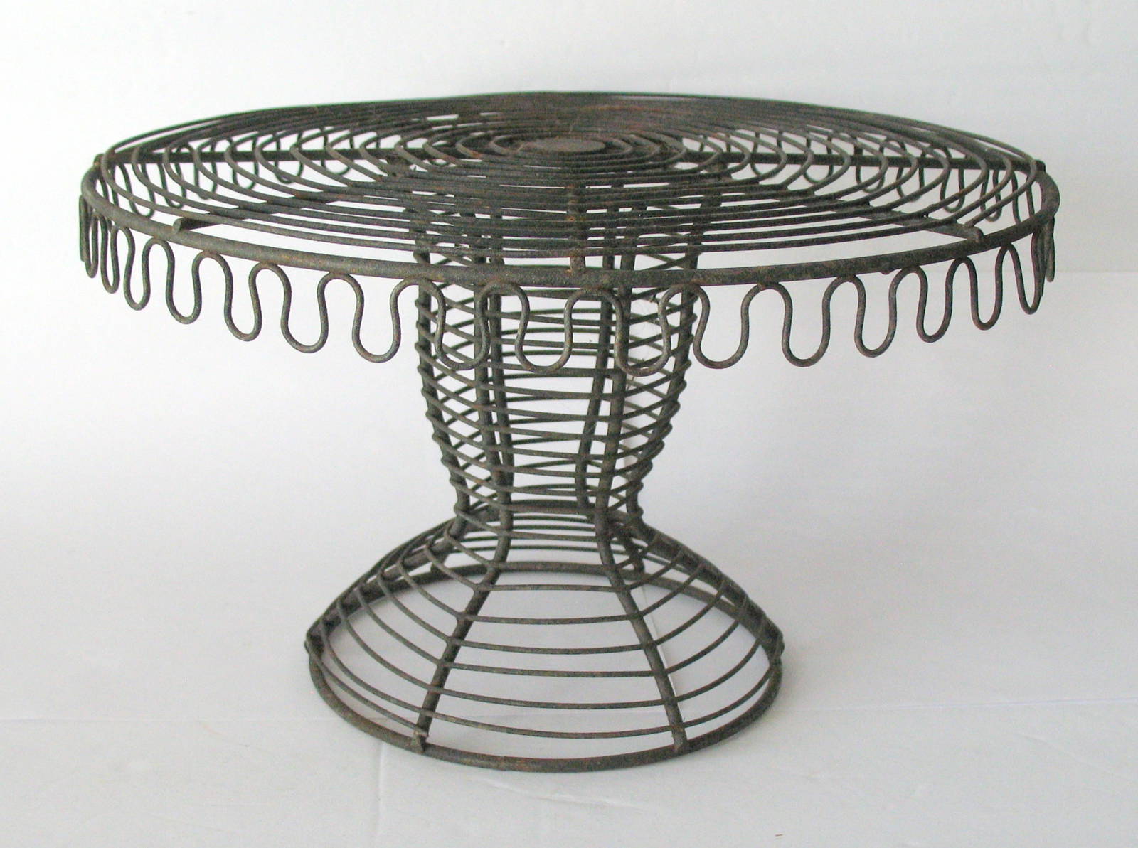 Vintage Wire Cake Stand. Auction