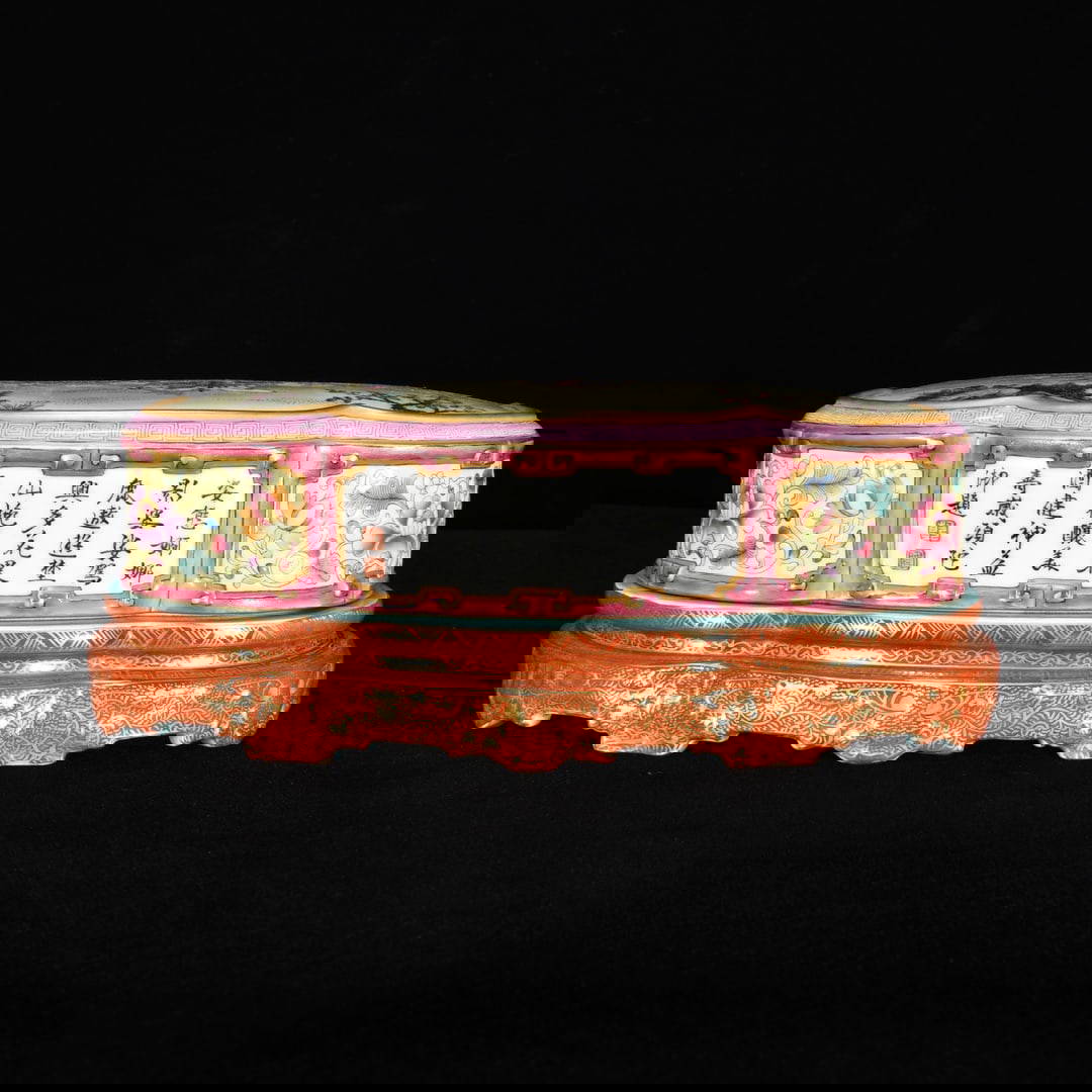 Chinese Gilt Gold Enamel Figure Story Design Porcelain Box Auction