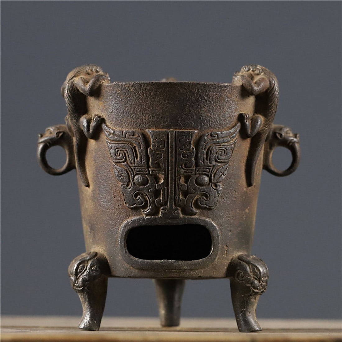 A Rare Japan Animal-faced Censer Sculpture Auction