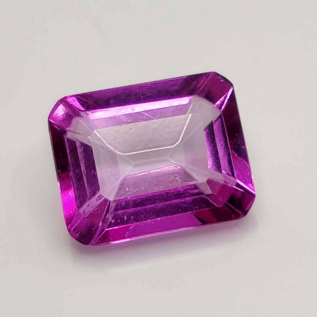 3.70 Ct Natural Pink Topaz Auction