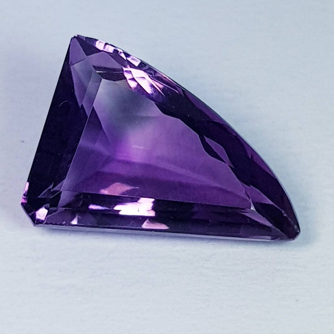 5.81 Ctz" Top Grade Gem " Fantastic Purple Color Natural Amethyst Auction